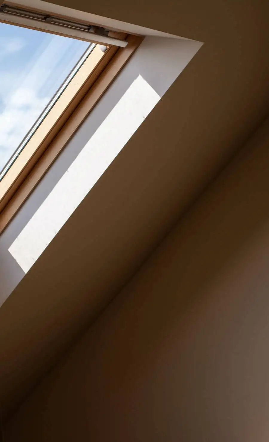 Skylights 101: The Complete Guide For Homeowners | RoofPRO